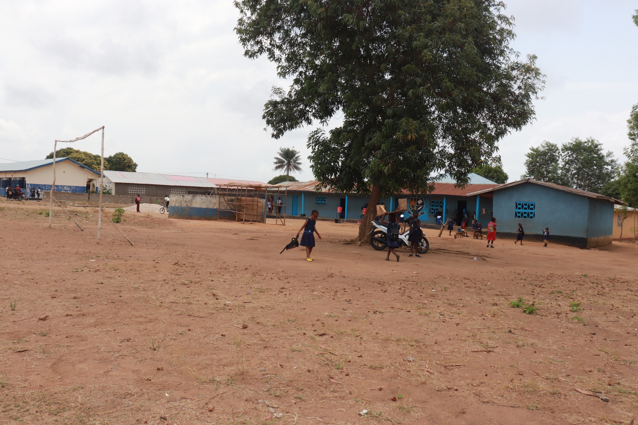 The Water Project: Sierra Leone - SLMC Primary School