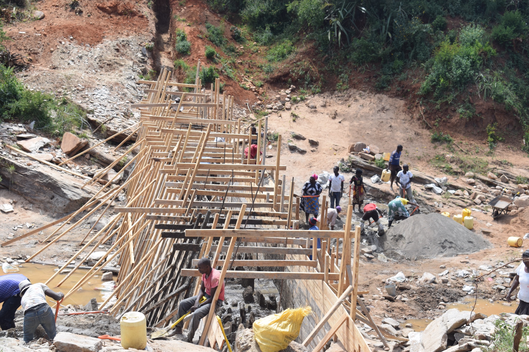 The Water Project: Kenya - Kivai Kimwatho Community 1A